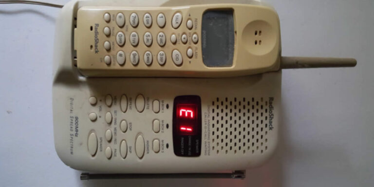 How Cordless Phones Changed Communications in the 80s and Today
